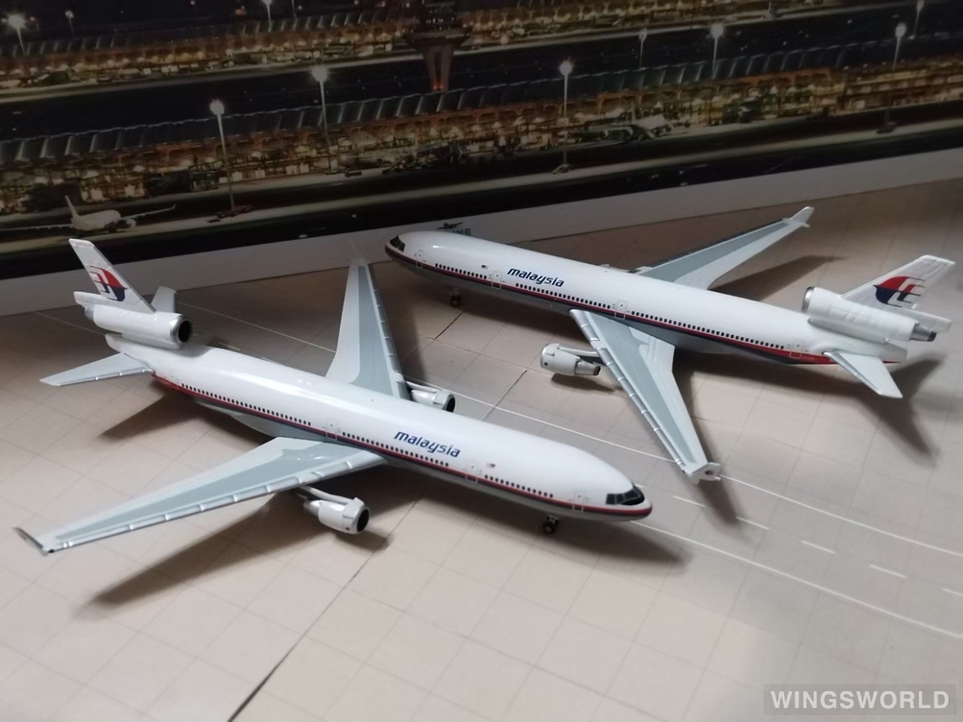 Phoenix 1:400 McDonnell Douglas MD-11 Malaysia Airlines 马来西亚航空 80001 N271WA 的照片 作者:jackwqx - 飞机 ...