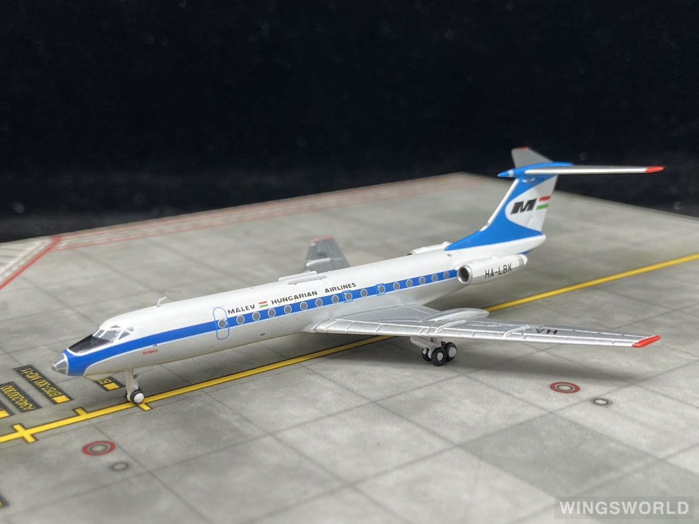 Pandamodel 1:400 Tupolev TU-134 Hungary air cargo 52302 HA-LBK 的照片 作者:图 ...