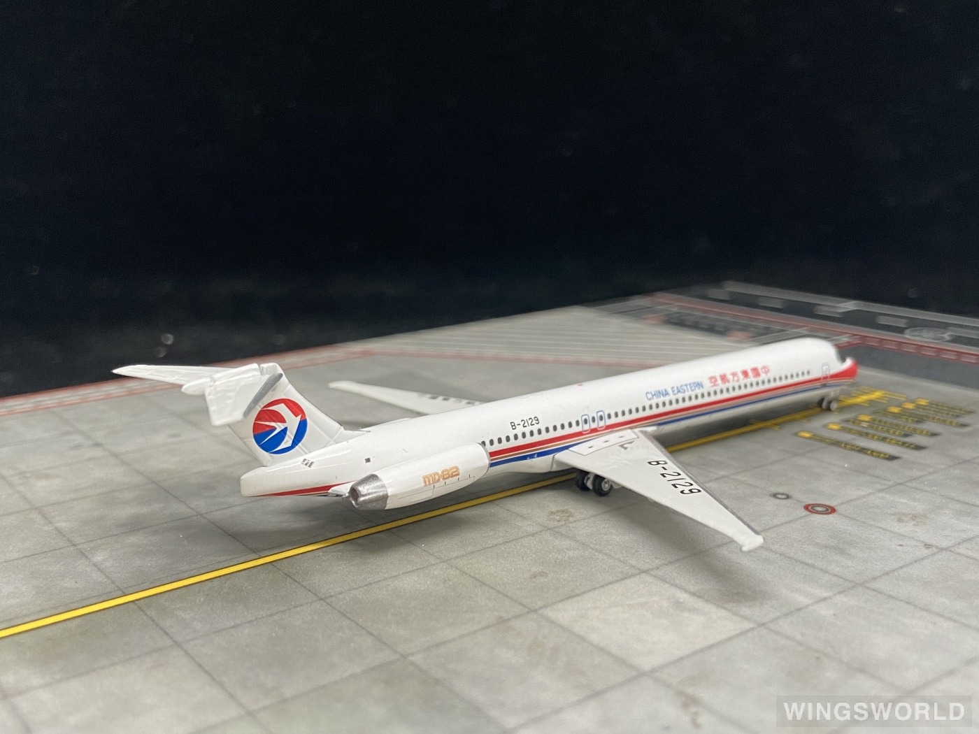 Phoenix 1:400 McDonnell Douglas MD-82 China Eastern 中国东方航空 PH10895 B ...
