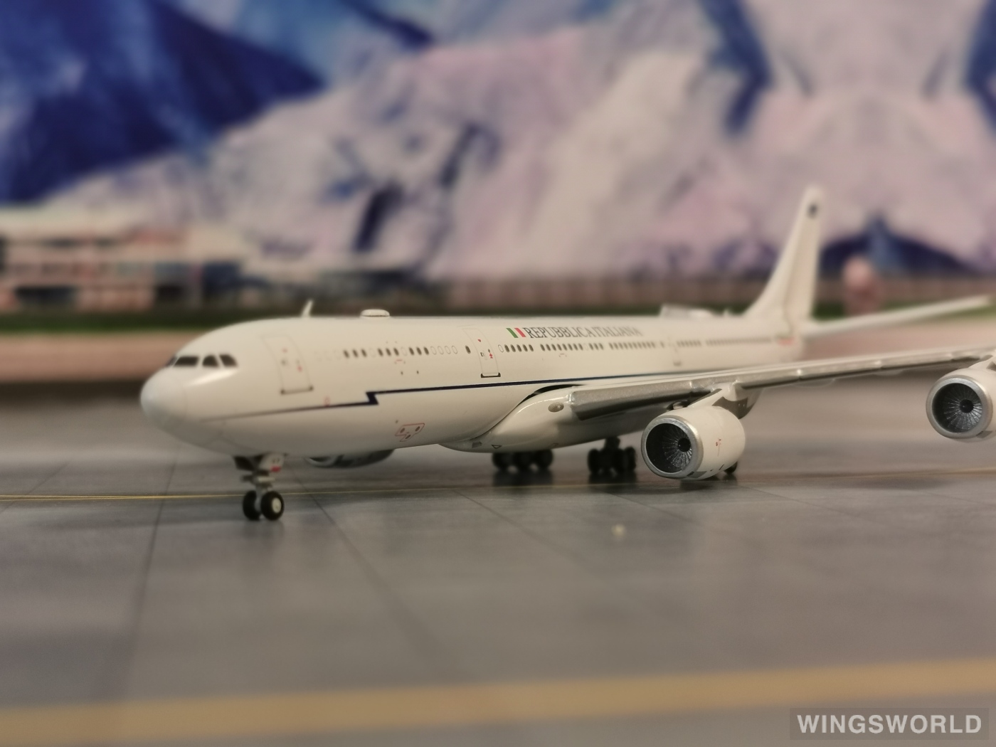 JC Wings 1:400 Airbus A340-500 F.F.AA 意大利空军 LH4306 I-TALY 的照片 作者 ...