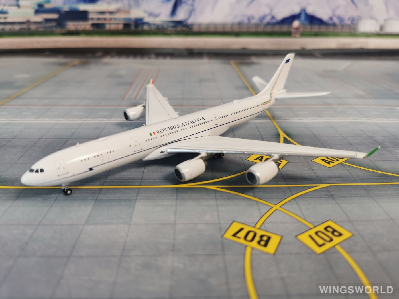 JC Wings 1:400 Airbus A340-500 F.F.AA 意大利空军 LH4306 I-TALY 的照片 作者 ...