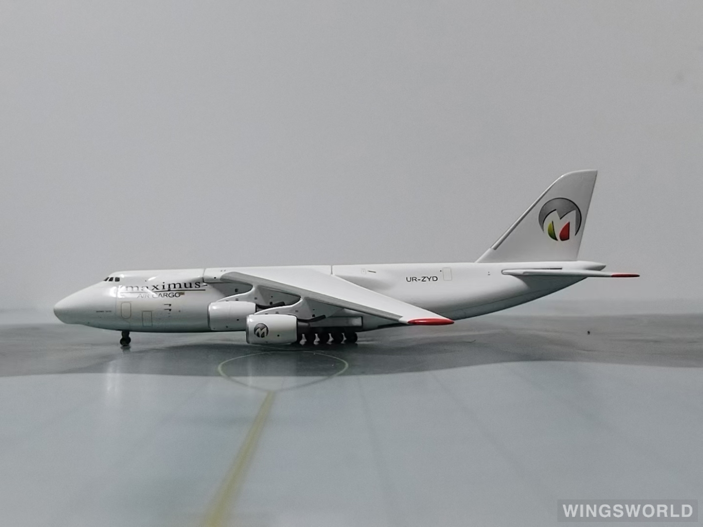 Geminijets 1:400 Antonov An-124 Maximus Air GJMXU885 UR-ZYD 的照片 作者:Take ...