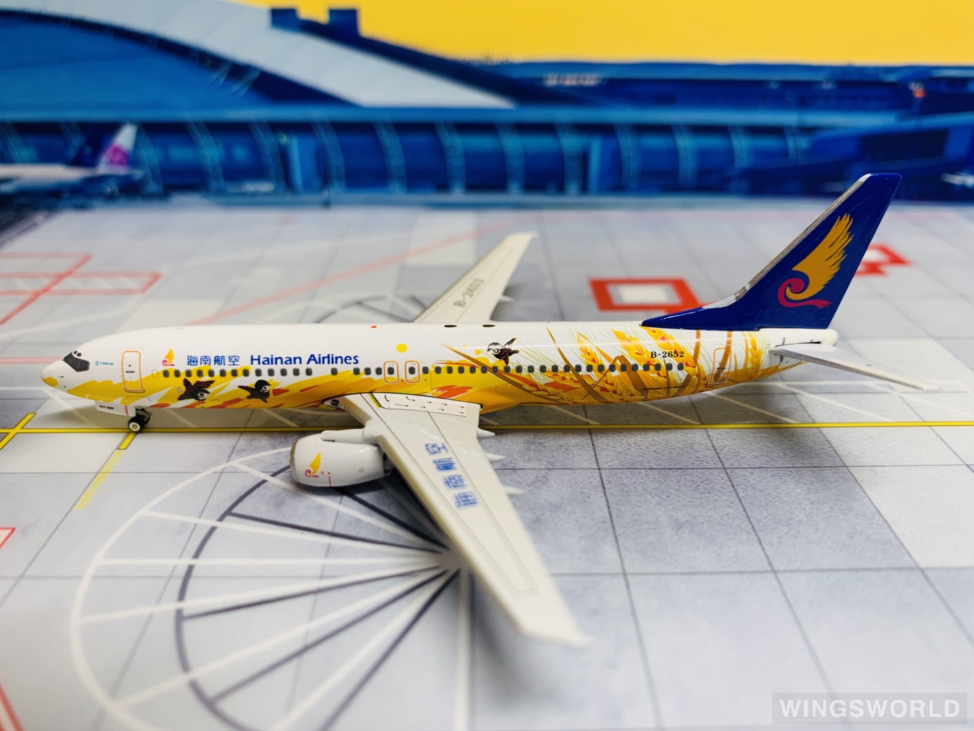 Phoenix 1:400 Boeing 737-800 Hainan Airlines 海南航空 PH10642 B-2652 金穗飘香的 ...