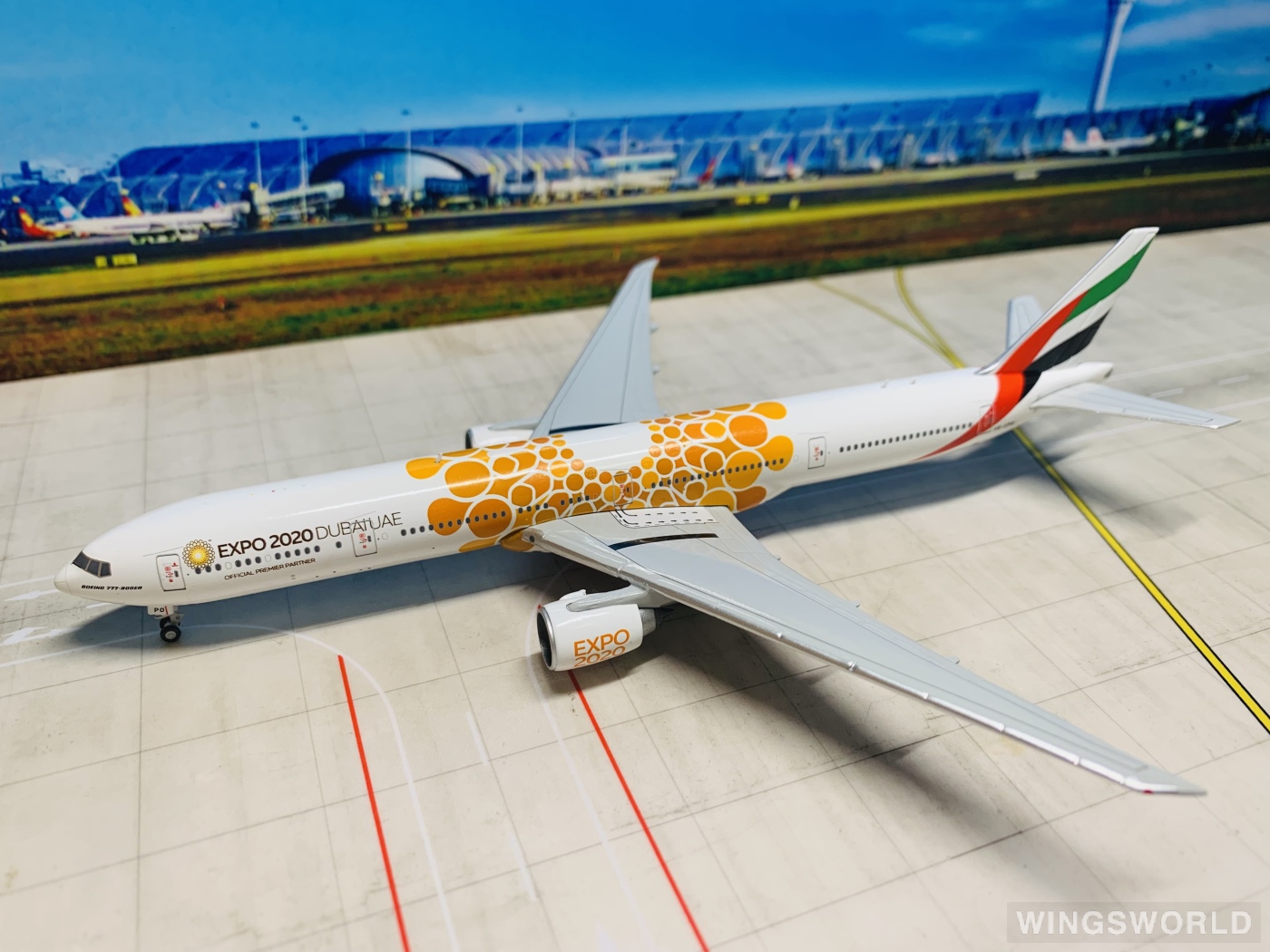 Geminijets 1:400 Boeing 777-300 Emirates 阿联酋航空 GJUAE1816 A6-EPO 橙色世博的照片 ...