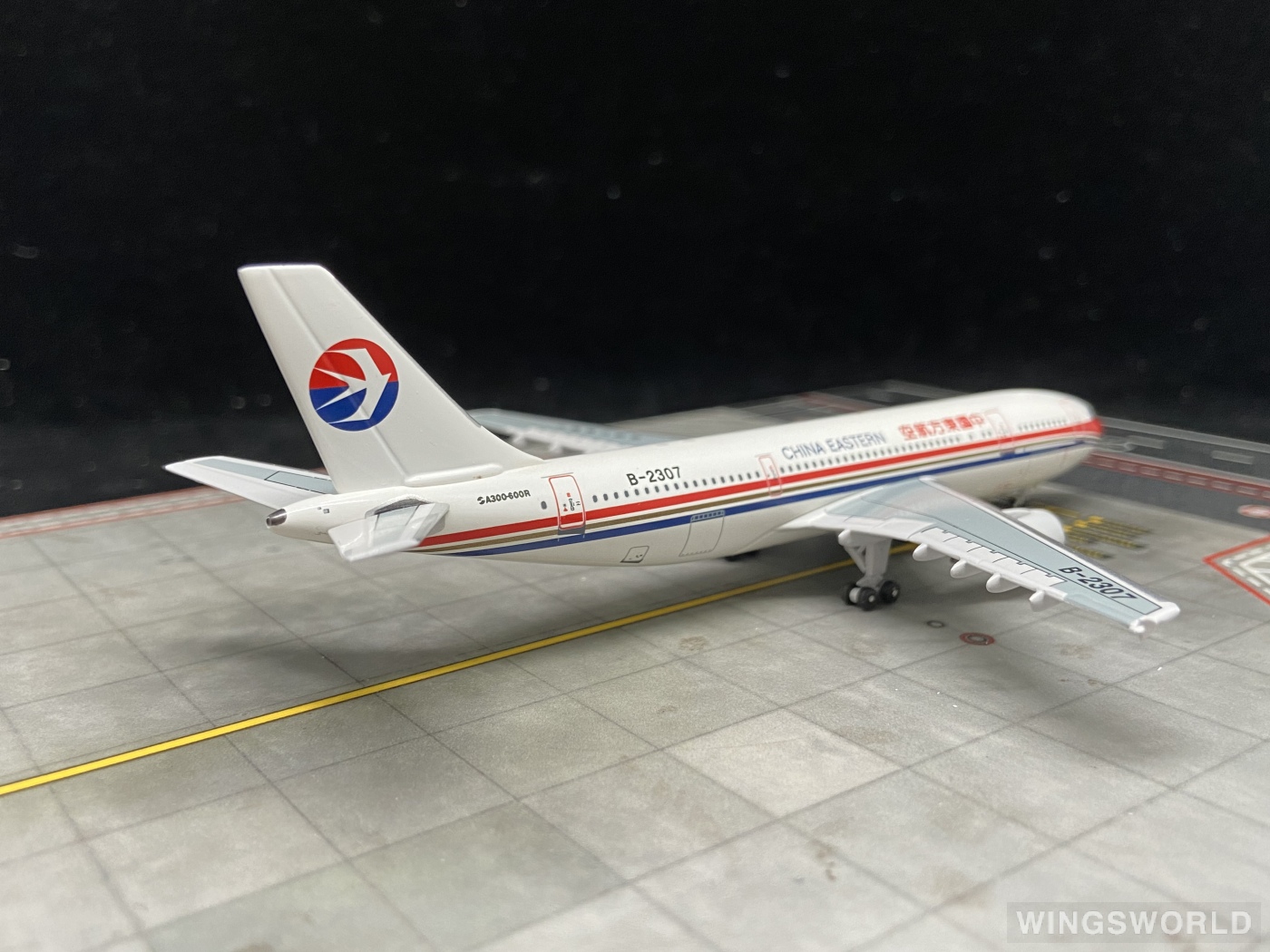 AeroClassics 1:400 Airbus A300-600 China Eastern 中国东方航空 AC90304 B-2307 1990s colors. With ...