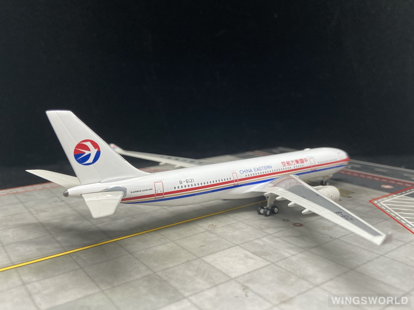 Phoenix 1:400 Airbus A330-200 China Eastern 中国东方航空 PH10480 B-6121 的照片 作者:图波列夫飞行大队 - 飞机模型世界资料库