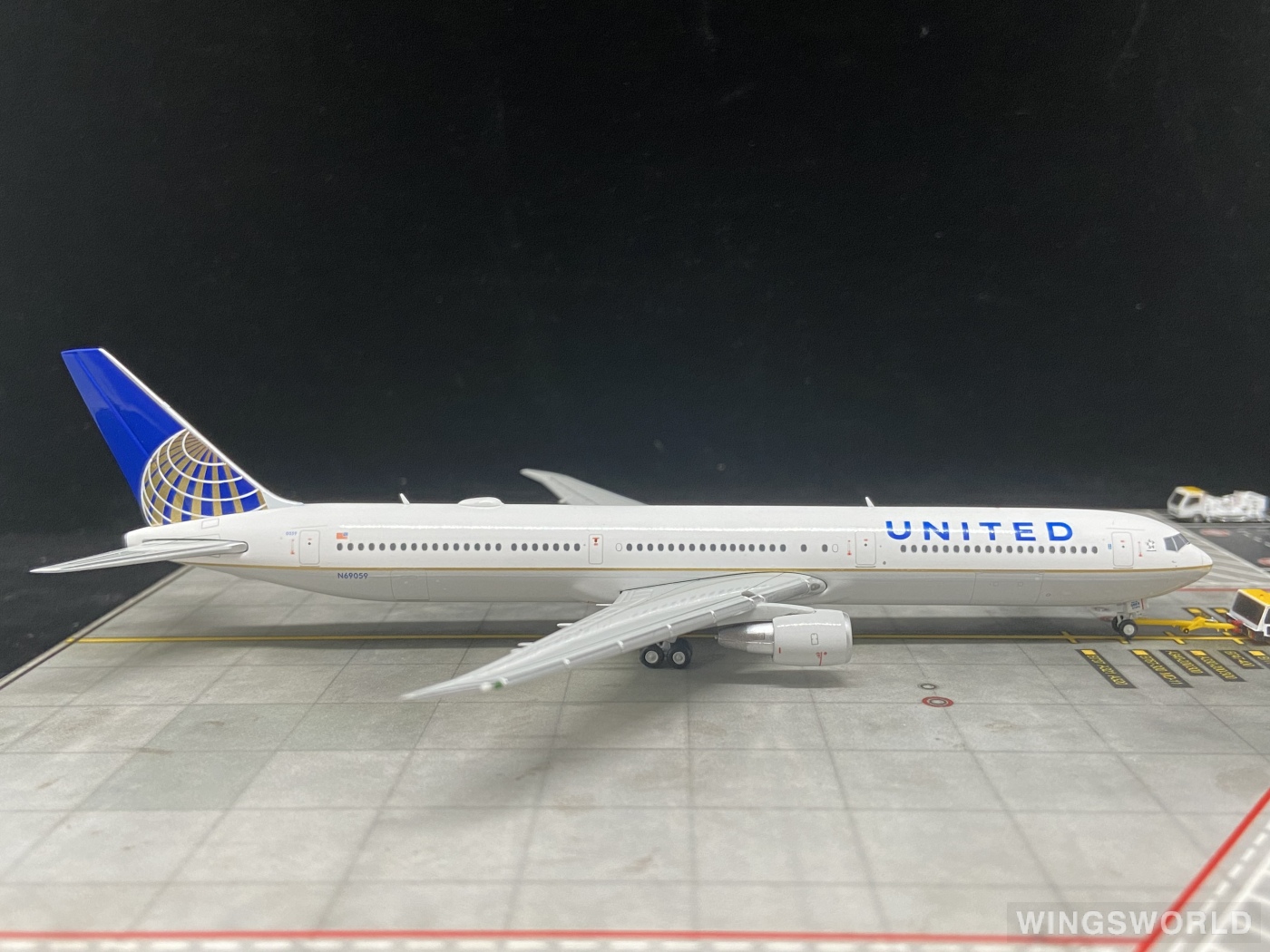 Geminijets 1:400 Boeing 767-400 United Airlines 美国联合航空 GJUAL2155 N69059 ...