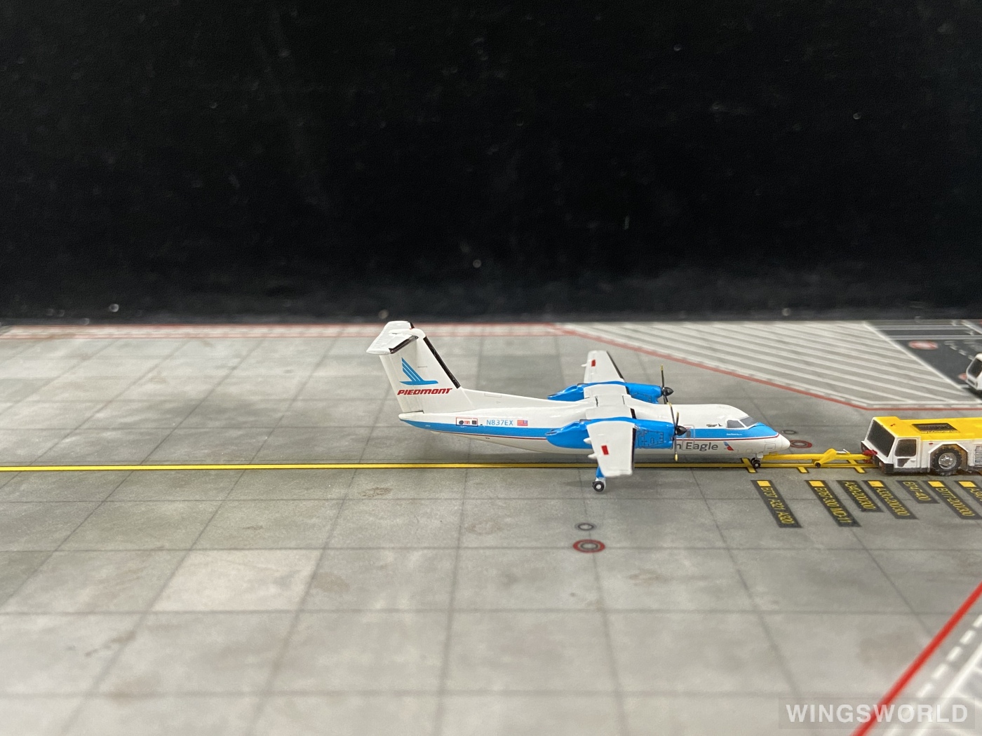 Geminijets 1:400 Bombardier Dash 8-100 American Airlines 美国航空 GJAAL1614 ...