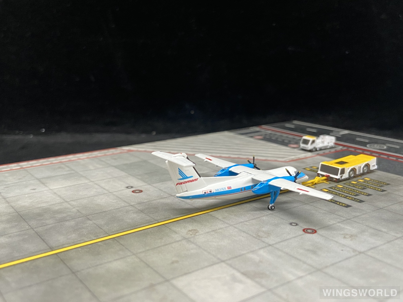 Geminijets 1:400 Bombardier Dash 8-100 American Airlines 美国航空 GJAAL1614 ...