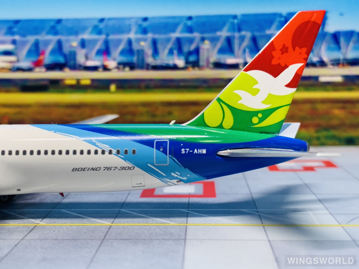 Phoenix 1:400 Boeing 767-300ER Air Seychelles 塞舌尔航空 PH11817 S7-AHM 的照片 ...