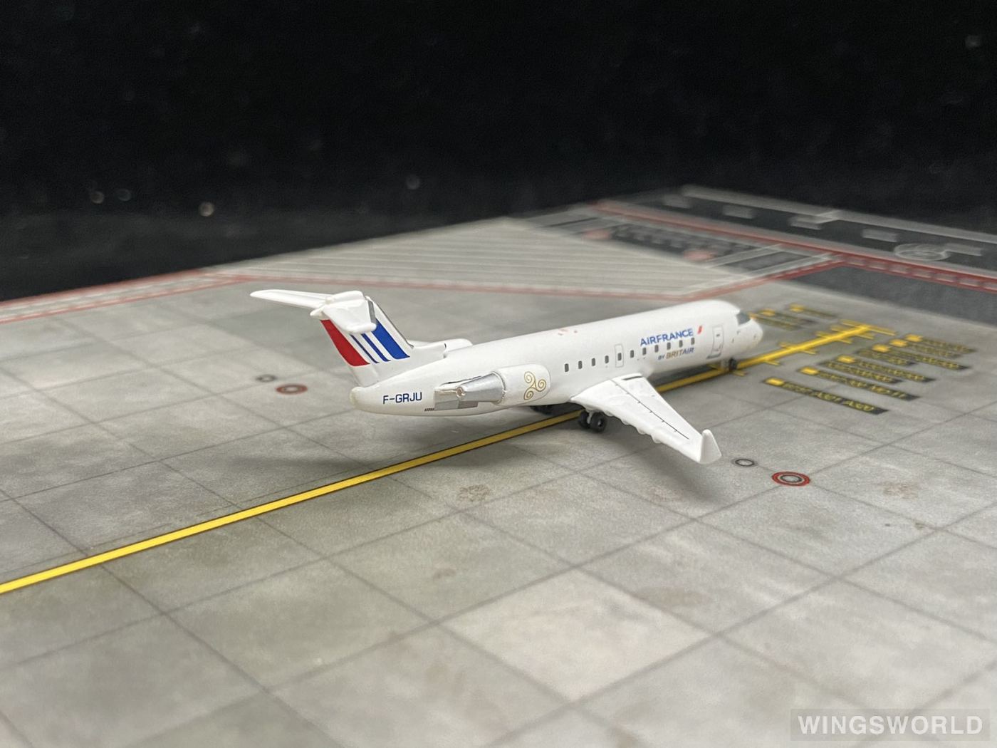 JC Wings 1:400 Bombardier CRJ100 Air France 法国航空 JC4242 F-GRJU 的照片 作者:图 ...