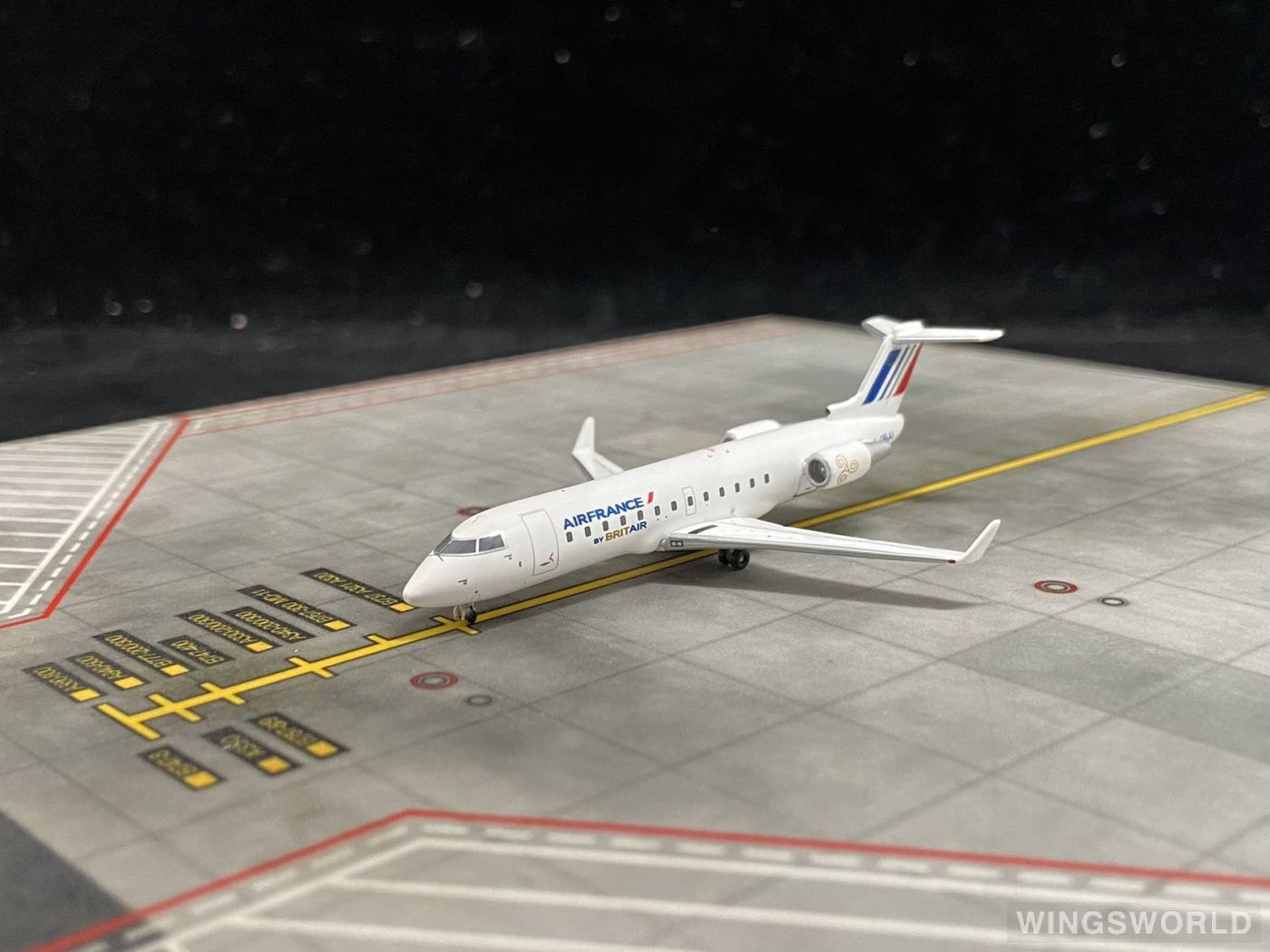 JC Wings 1:400 Bombardier CRJ100 Air France 法国航空 JC4242 F-GRJU 的照片 作者:图 ...