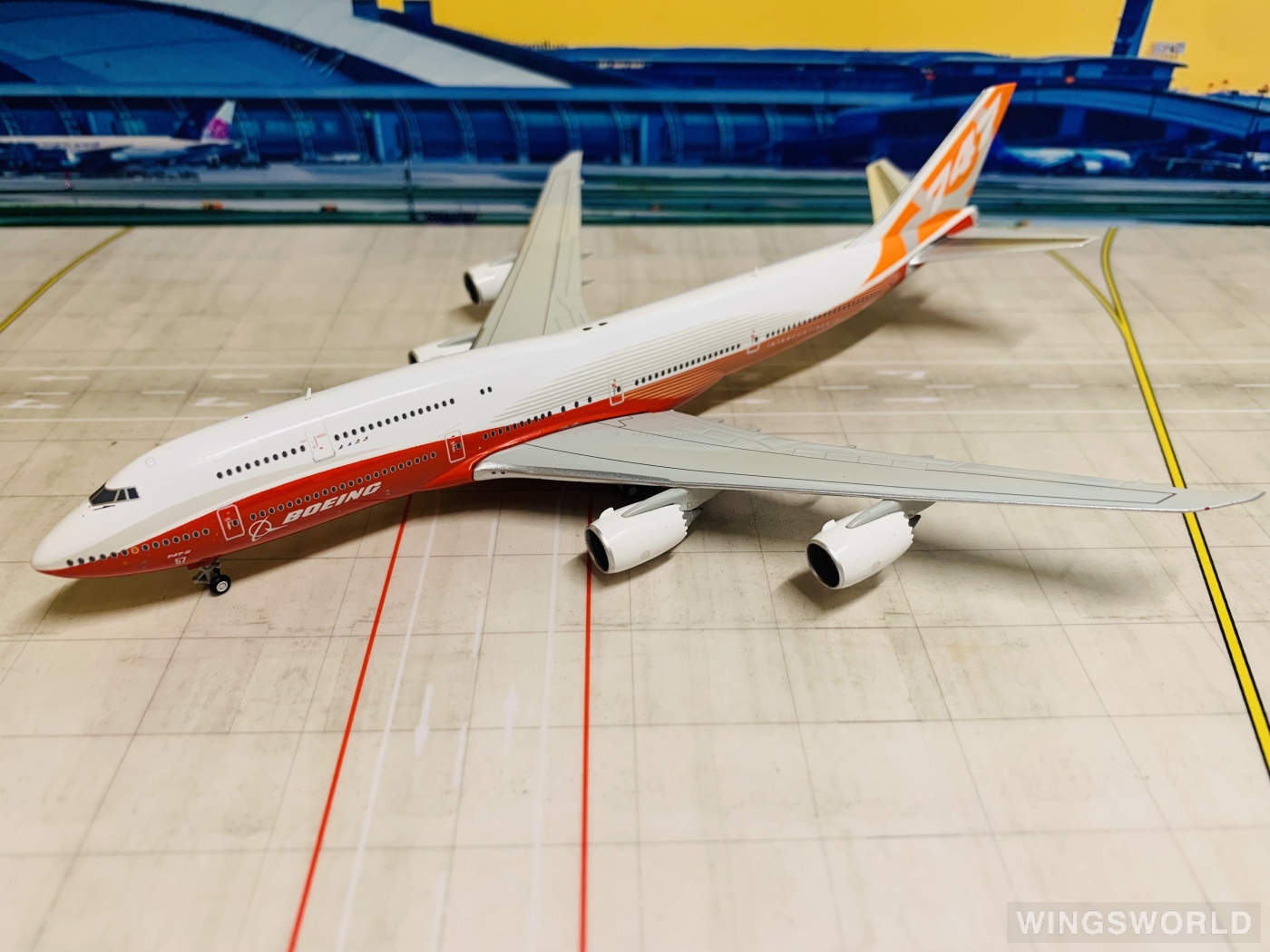 JC Wings 1:400 Boeing 747-8 Boeing 波音公司 XX4001 N6067E 日出涂装的照片 作者:叶子翎 ...