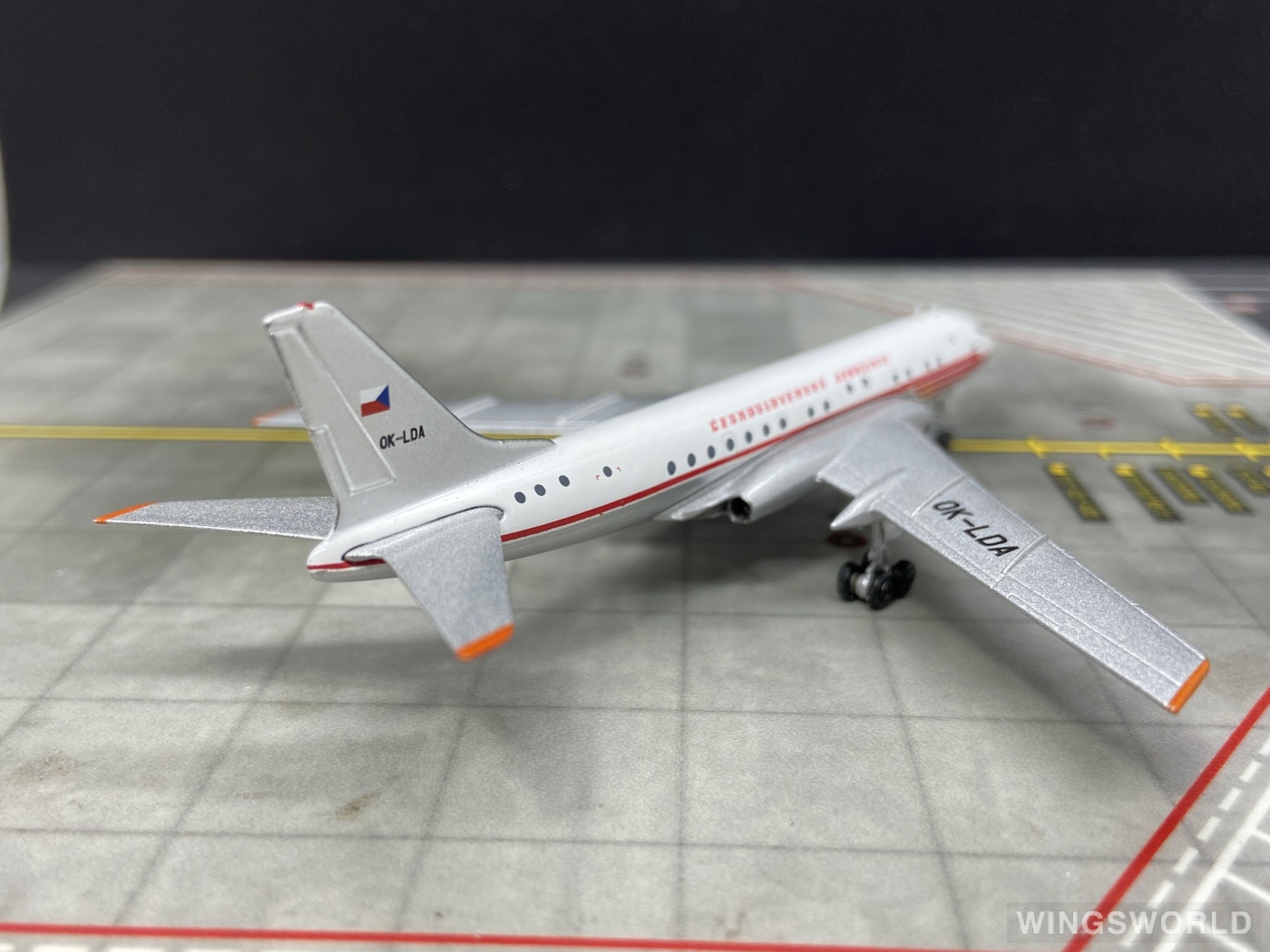 Inflight400 1:400 Tupolev Tu-104 Czech Airlines 捷克航空 RETRO4001 OK-LDA 的 ...