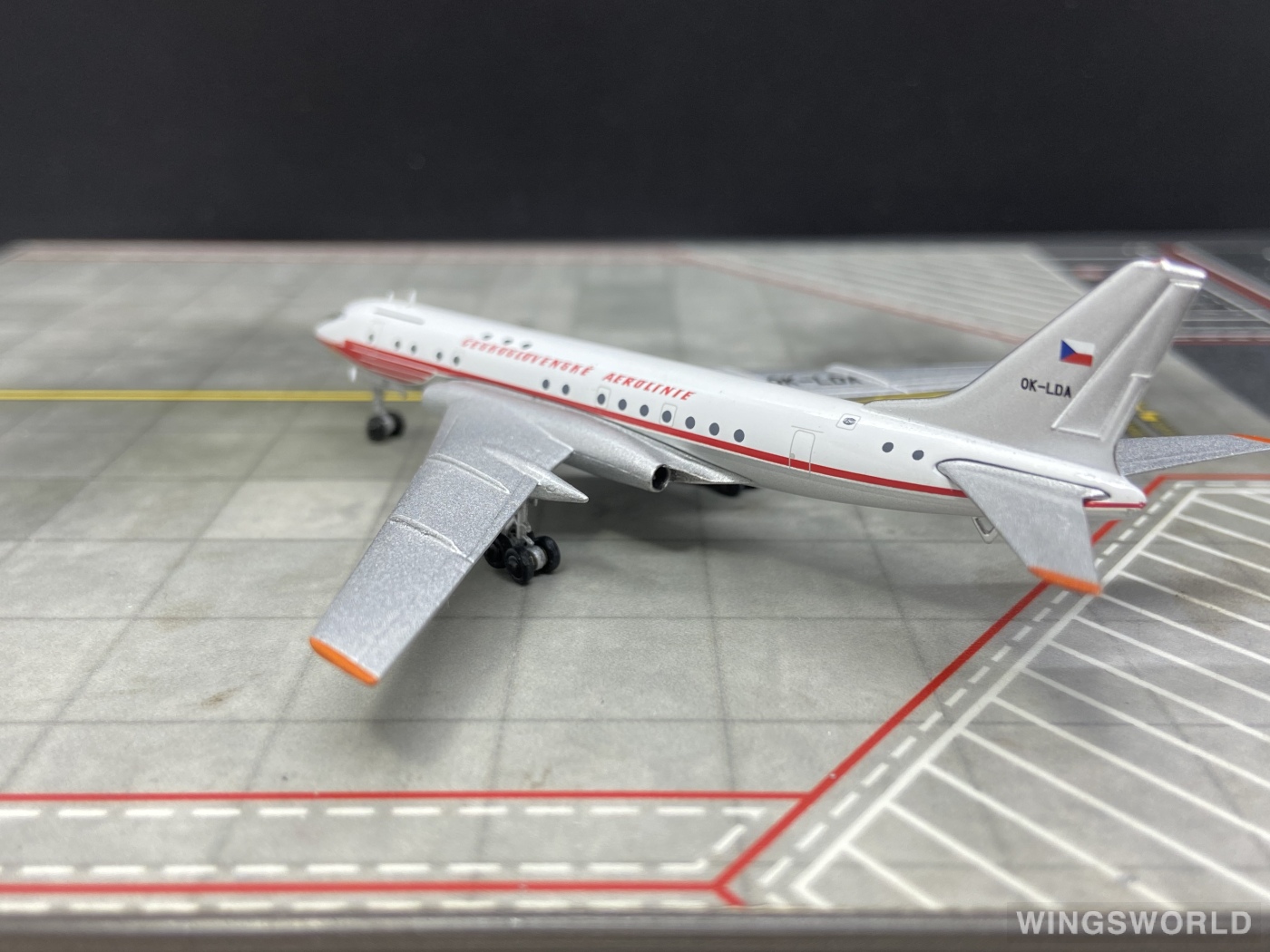 Inflight400 1:400 Tupolev Tu-104 Czech Airlines 捷克航空 RETRO4001 OK-LDA 的 ...