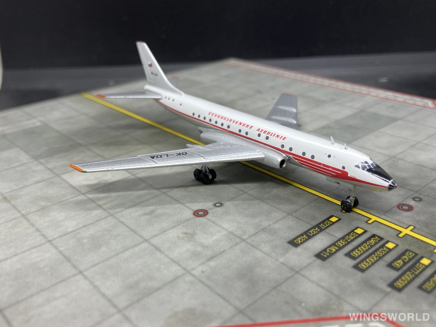 Inflight400 1:400 Tupolev Tu-104 Czech Airlines 捷克航空 RETRO4001 OK-LDA 的 ...