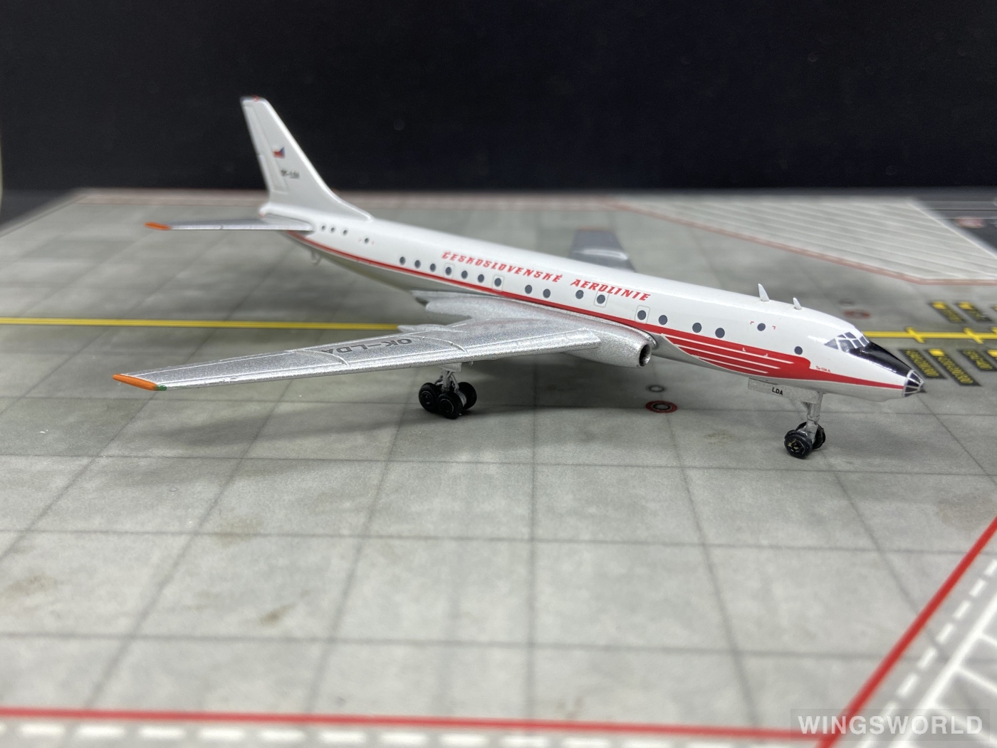 Inflight400 1:400 Tupolev Tu-104 Czech Airlines 捷克航空 RETRO4001 OK-LDA 的 ...
