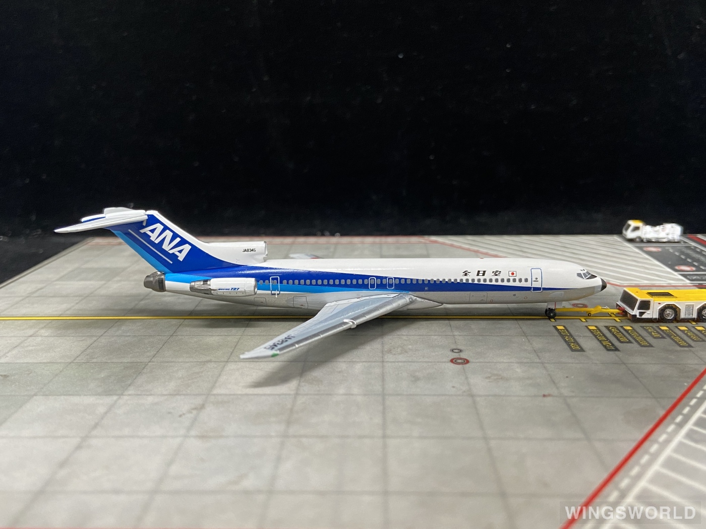AeroClassics 1:400 Boeing 727-200 ANA 全日空 AC411227 JA8345 的照片 作者:JohnnyTS - 飞机模型世界资料库