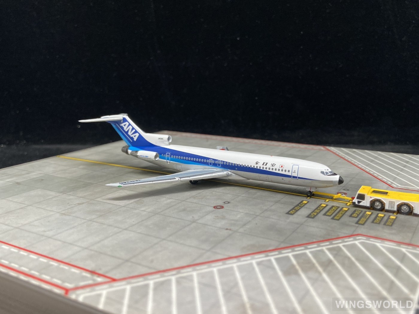 AeroClassics 1:400 Boeing 727-200 ANA 全日空 AC411227 JA8345 的照片 作者:JohnnyTS - 飞机模型世界资料库