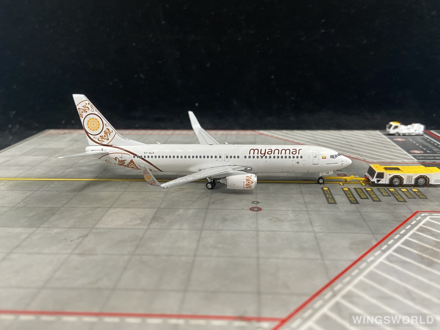 Phoenix 1:400 Boeing 737-800 Myanmar National Airlines 缅甸国家航空 PH11589 ...