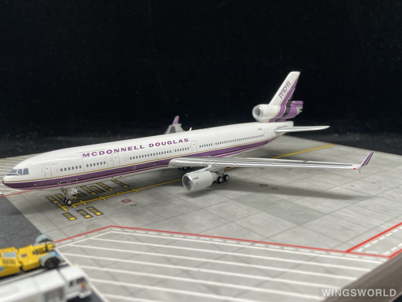 JC Wings 1:400 McDonnell Douglas MD-11 McDonnell Douglas 麦道公司 LH4076 ...