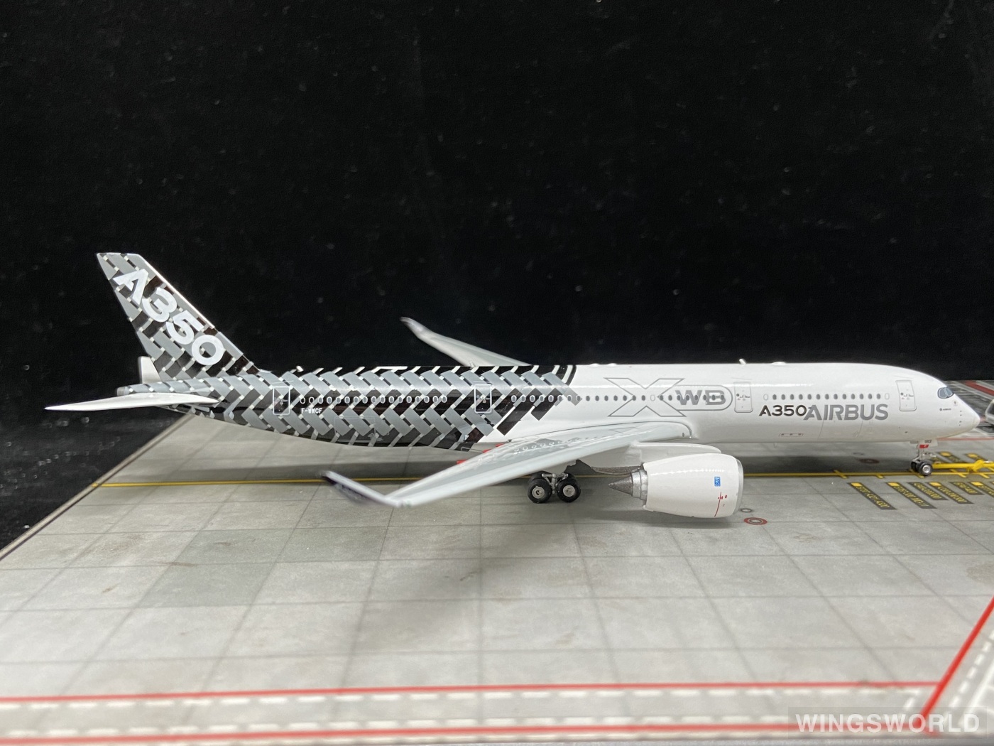 Phoenix 1:400 Airbus A350-900 Airbus 空中客车 PH10972 F-WWCF 碳纤维彩绘的照片 作者 ...