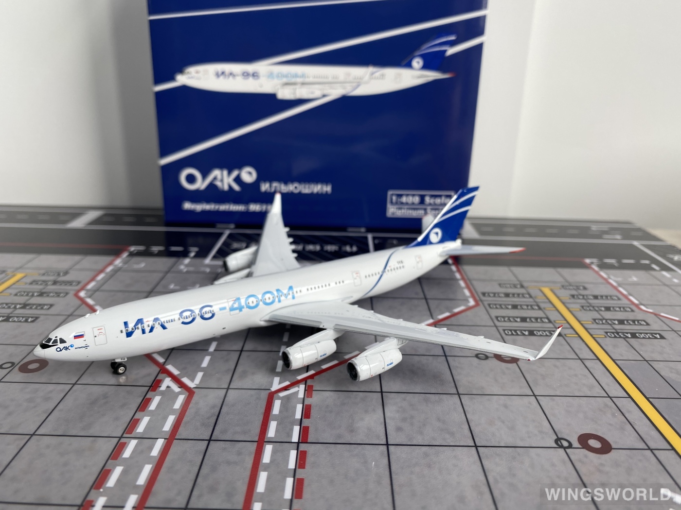 Phoenix 1:400 Ilyushin Il-96 IIyushin 伊留申设计局 PH11913 96115 的照片 作者:周比尔 ...