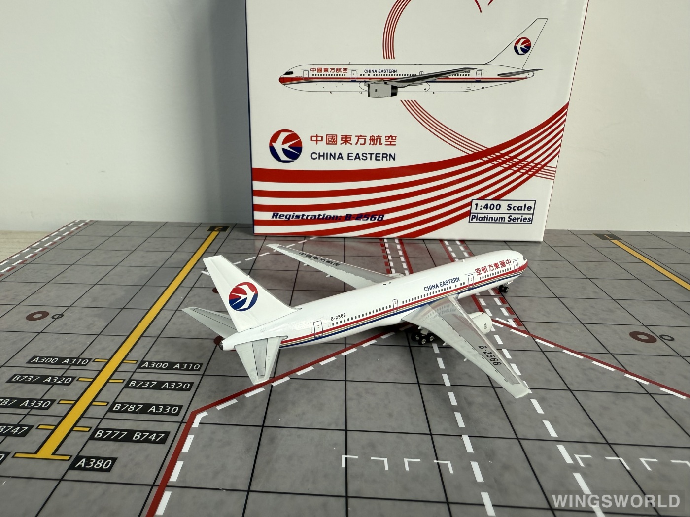 Phoenix 1:400 Boeing 767-300ER China Eastern 中国东方航空 PH11961 B-2568 的照片 ...